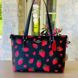 Coach | Bags | Coach Gallery Strawberry Tote Purse Handbagwallet Nwt ...